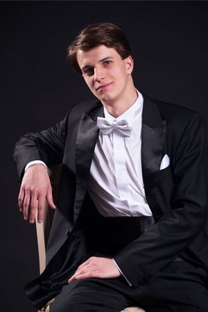 Alexander Sinchuk: un grand. Tchaikovsky Piano Concerto No.1 - LE PETIT ...